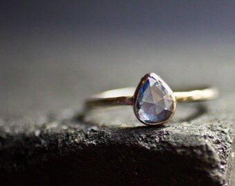 Violet rose sapphire in 14k white gold – Vena Amoris
